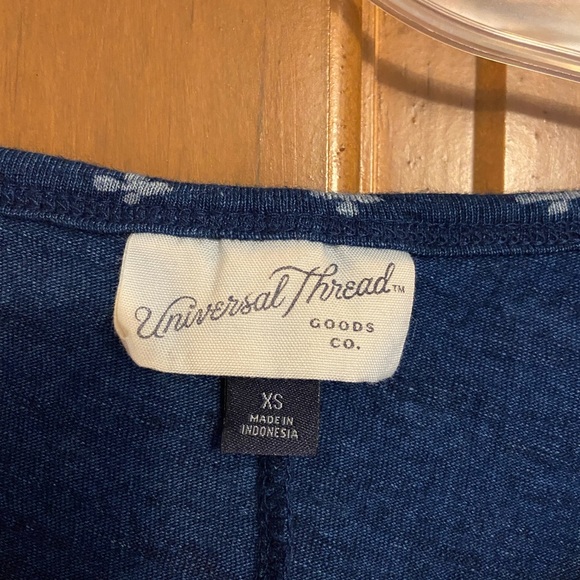 Universal Thread | Tops | Universal Thread Shirt With Design Xtra Small ...